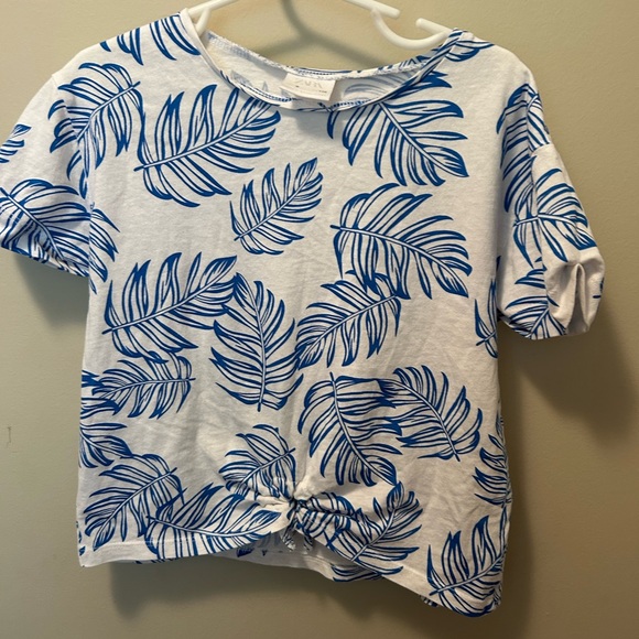 Zara | Shirts & Tops | Zara White And Blue Leaf Pattern Top | Poshmark
